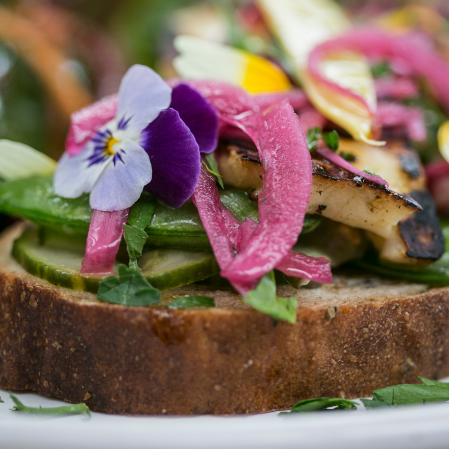 The Straw Kitchen | Whichford Pottery